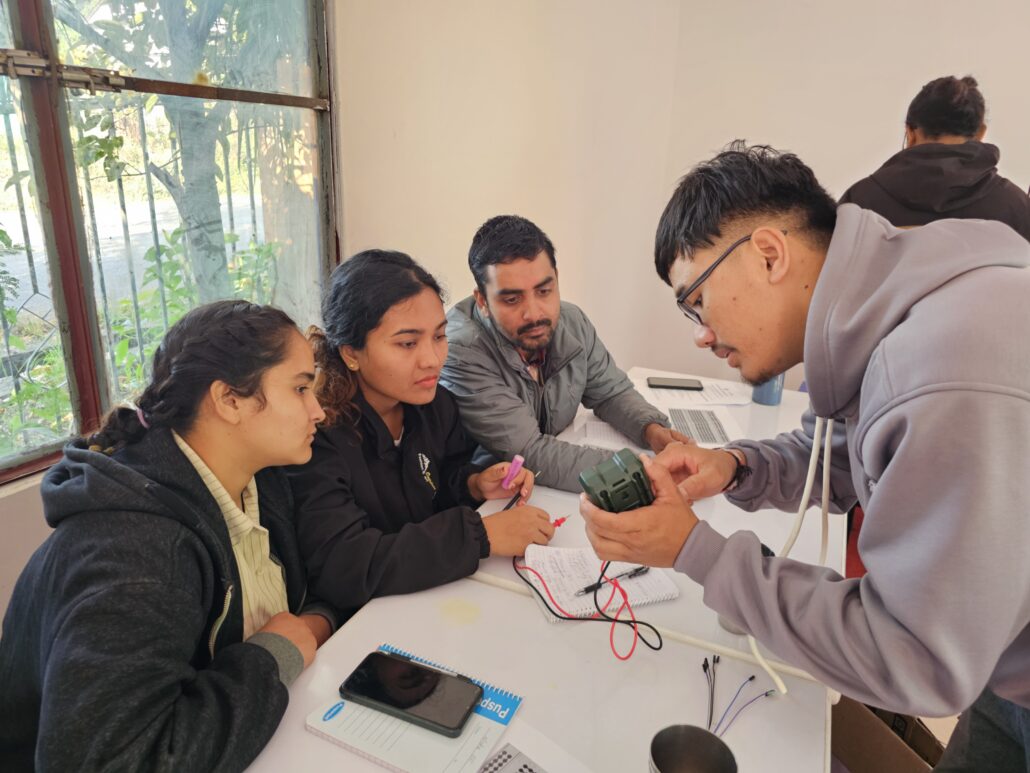 Bridging the Gap Between Creativity and Technology: The New Makerspace ...