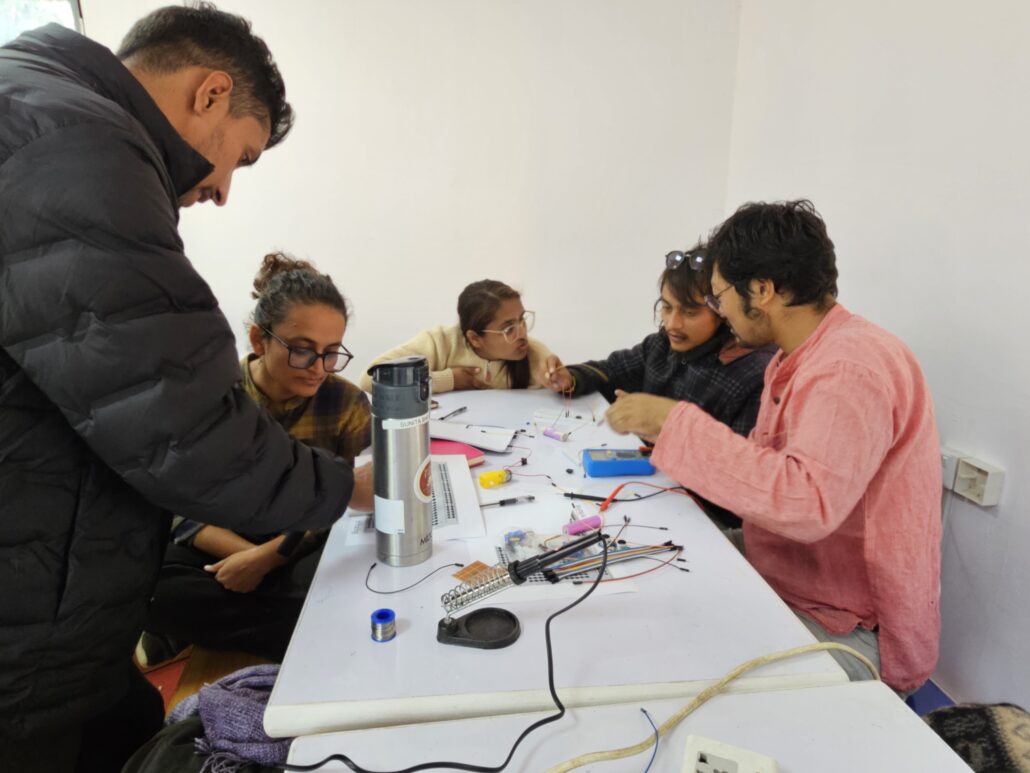 Bridging the Gap Between Creativity and Technology: The New Makerspace ...